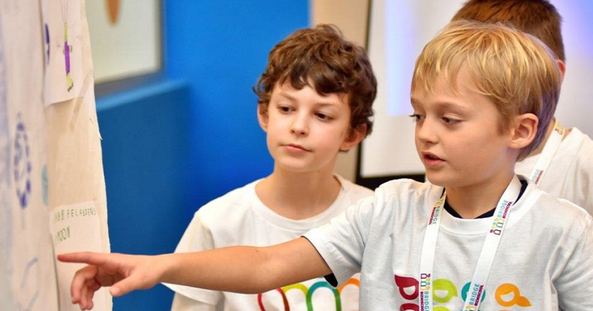 Ingyenes helyeket kínál nyári táborába Bridge Bizniscool - Forbes.hu